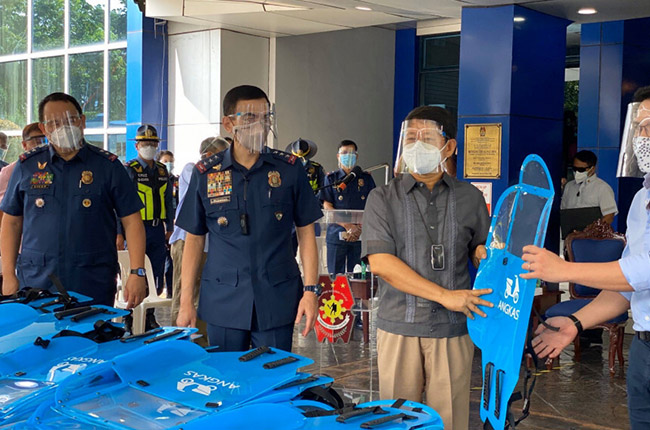 Angkas donates wearable motorcycle barriers to Joint Task Force COVID ...