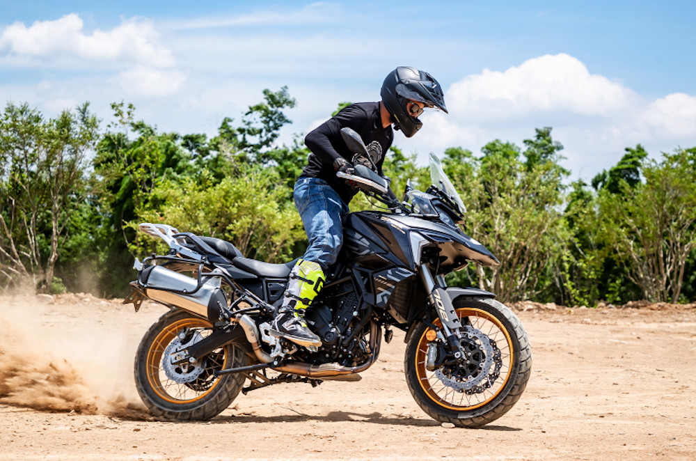 Benelli enters the middleweight ADV segment with the new TRK702 | MotoDeal