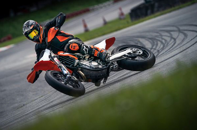 KTM reintroduces the 450 SMR for its 2021 lineup | MotoDeal
